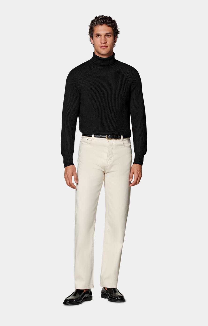 Off-White Straight Leg Jeans in Selvedge Denim | SUITSUPPLY | SUITSUPPLY US